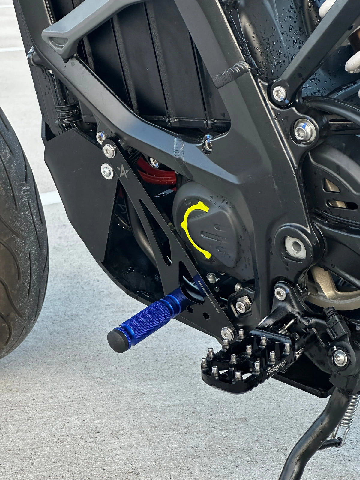 Surron Ultra Bee Shift Lock Astroworks Co - EV Warehouse